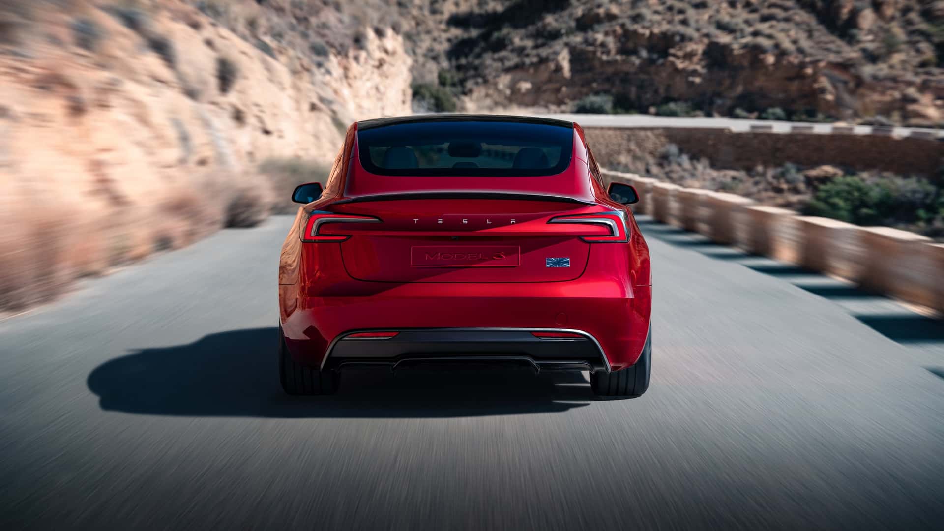 StriveME - بقوة أكبر وأداء أفضل: تسلا تطلق موديل 3 الجديدة الرياضية